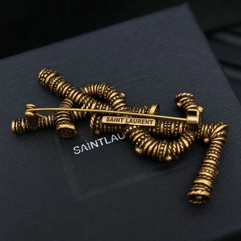 Top mirror Ysl Brooches