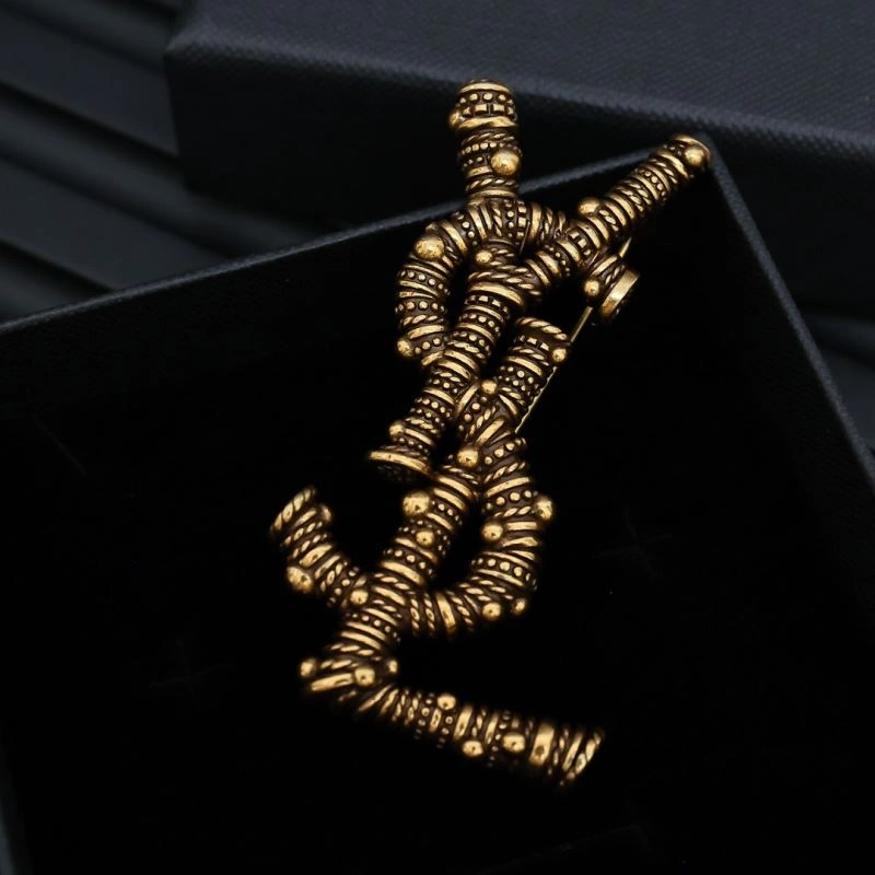 Top mirror Ysl Brooches