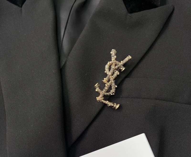 Top mirror Ysl Brooches
