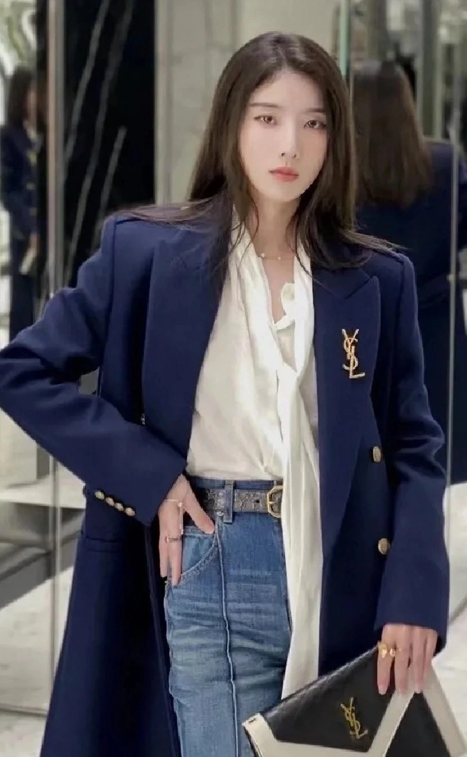 Top mirror Ysl Brooches