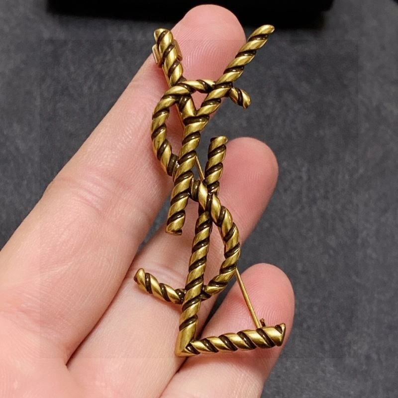 Top mirror Ysl Brooches