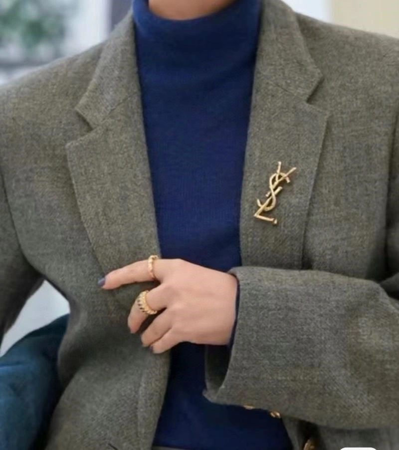 Top match Ysl Brooches