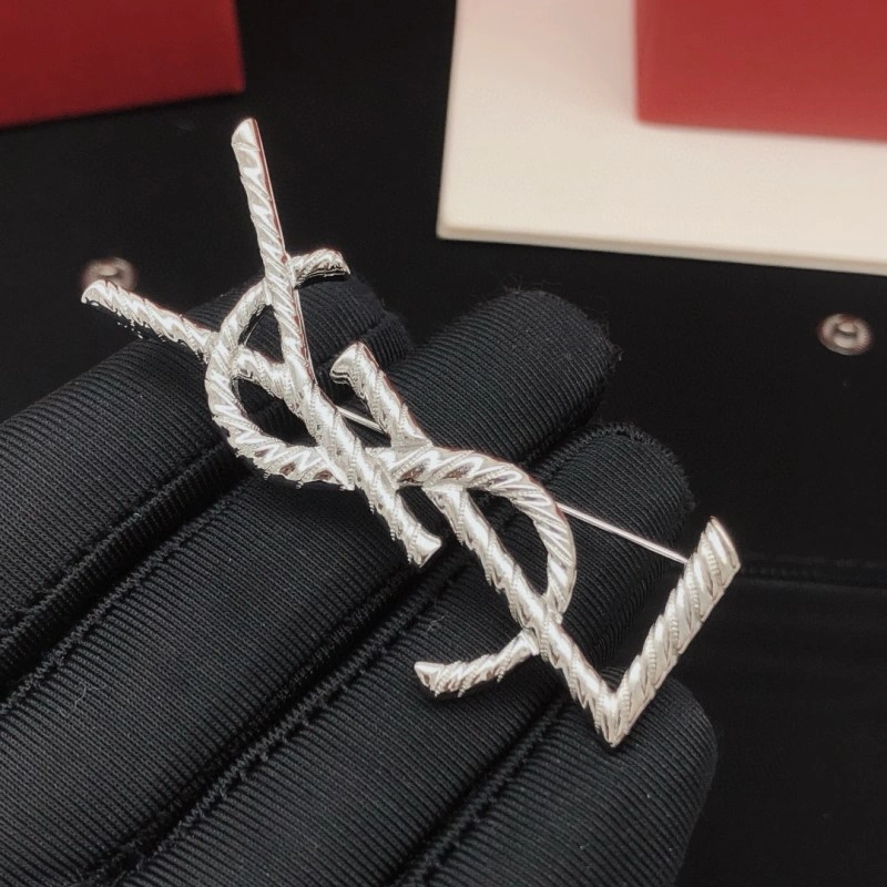 Low-cost Ysl Brooches