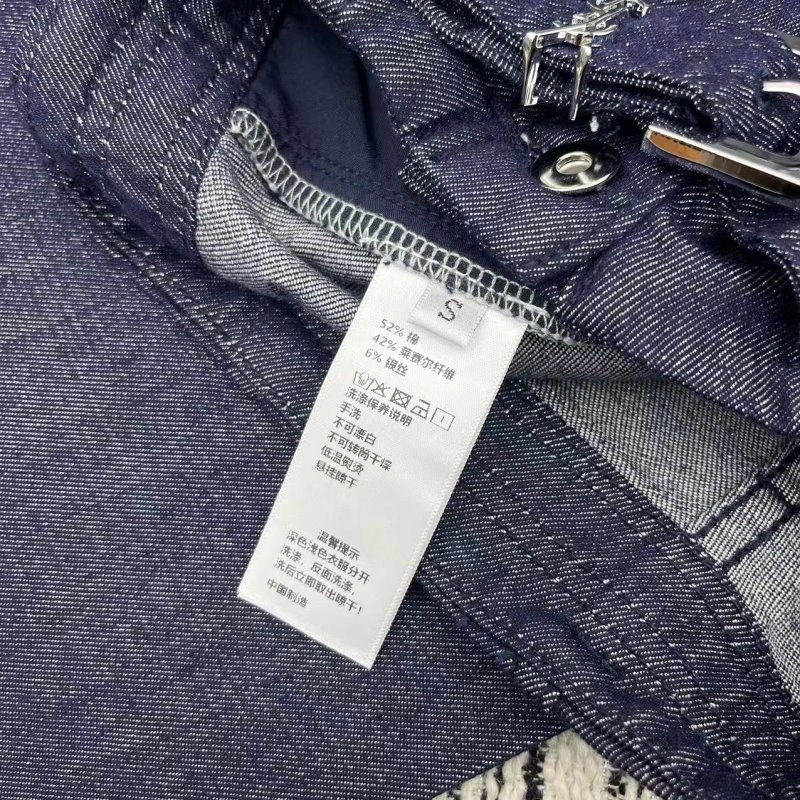 Accurate model Ysl Jeans
