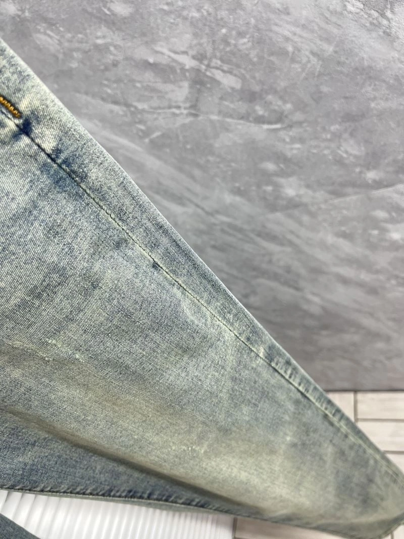 Accurate model Ysl Jeans