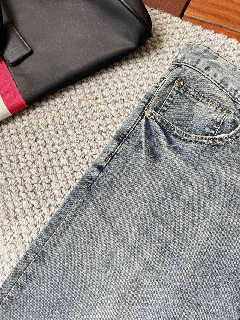 Accurate model Ysl Jeans