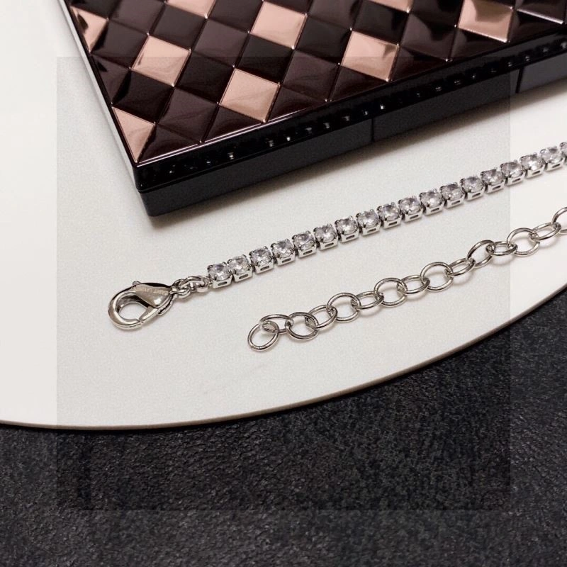 Bargain Ysl Necklaces