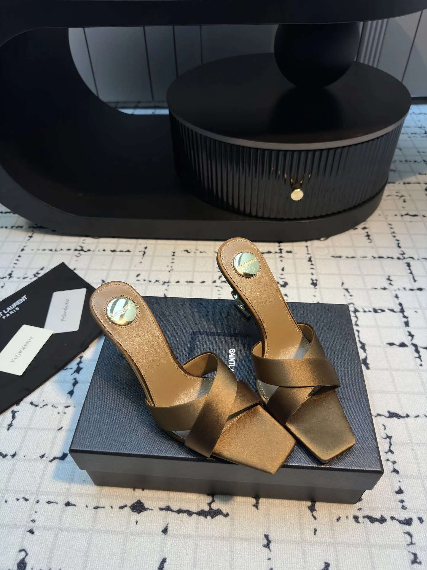1:1 copy Ysl Sandals