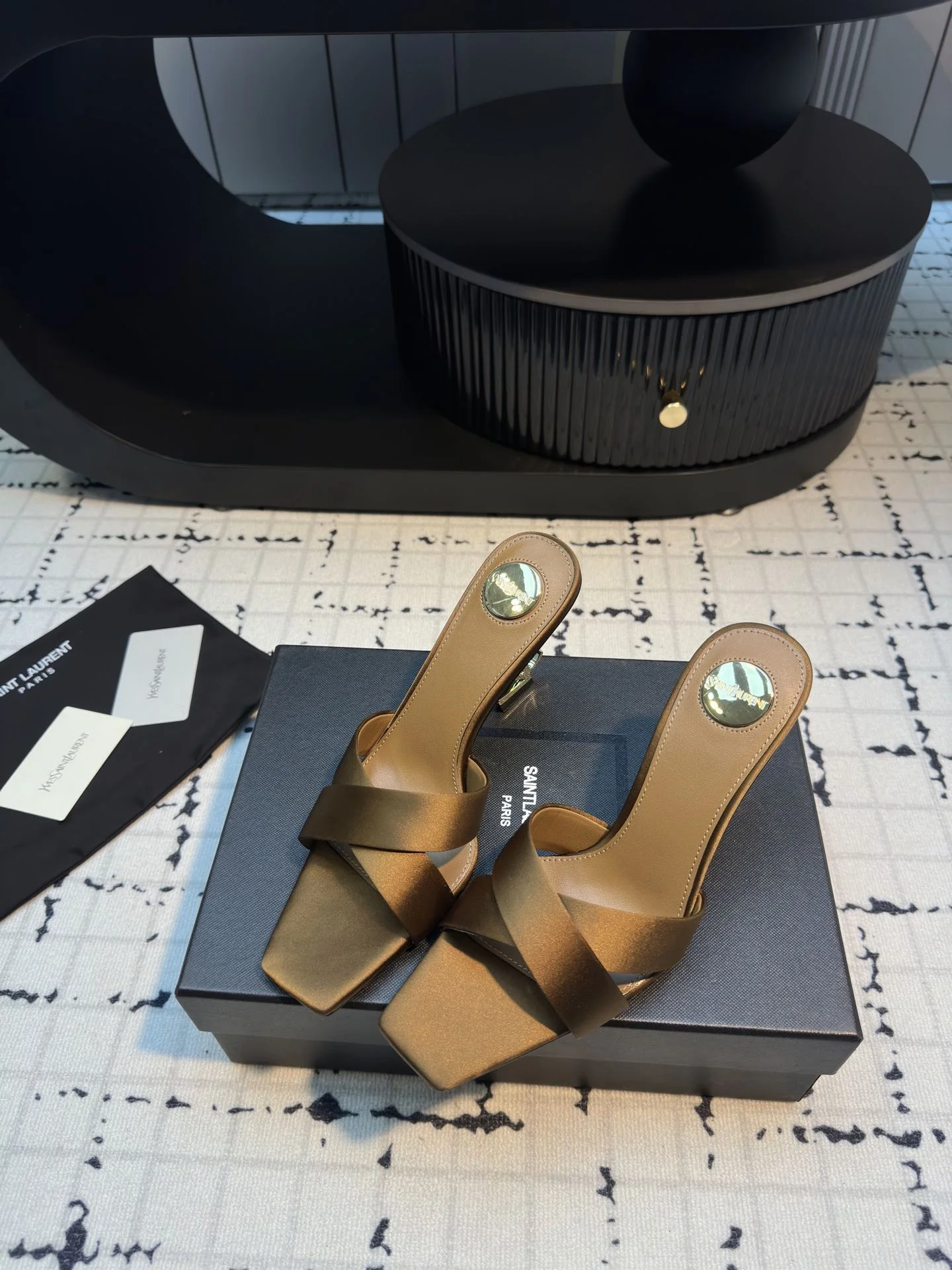 1:1 copy Ysl Sandals