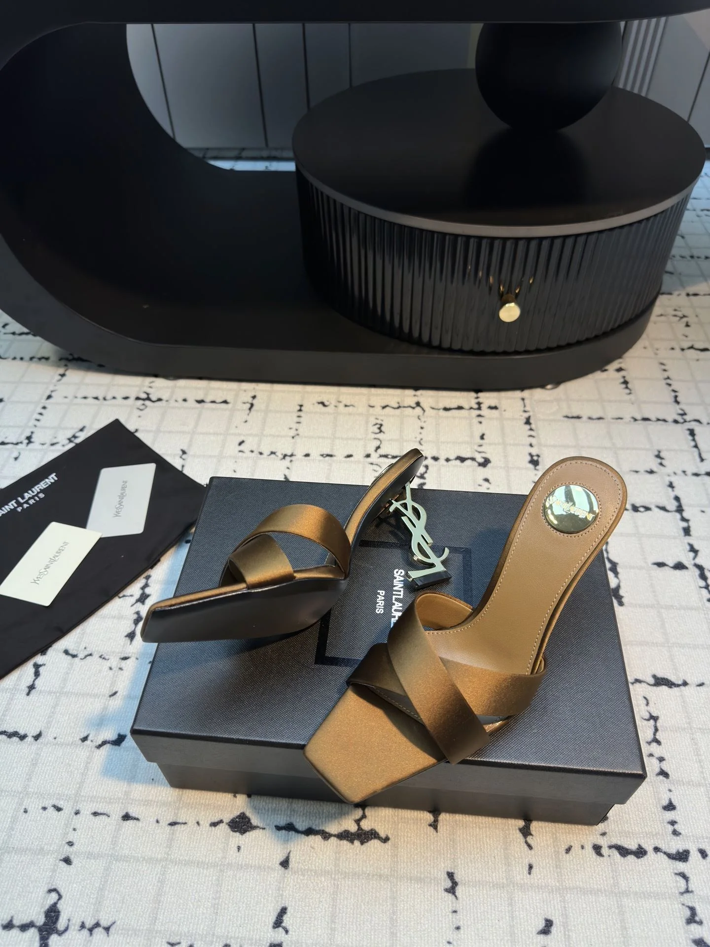 1:1 copy Ysl Sandals