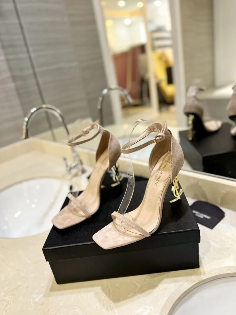Accurate model Ysl Sandals