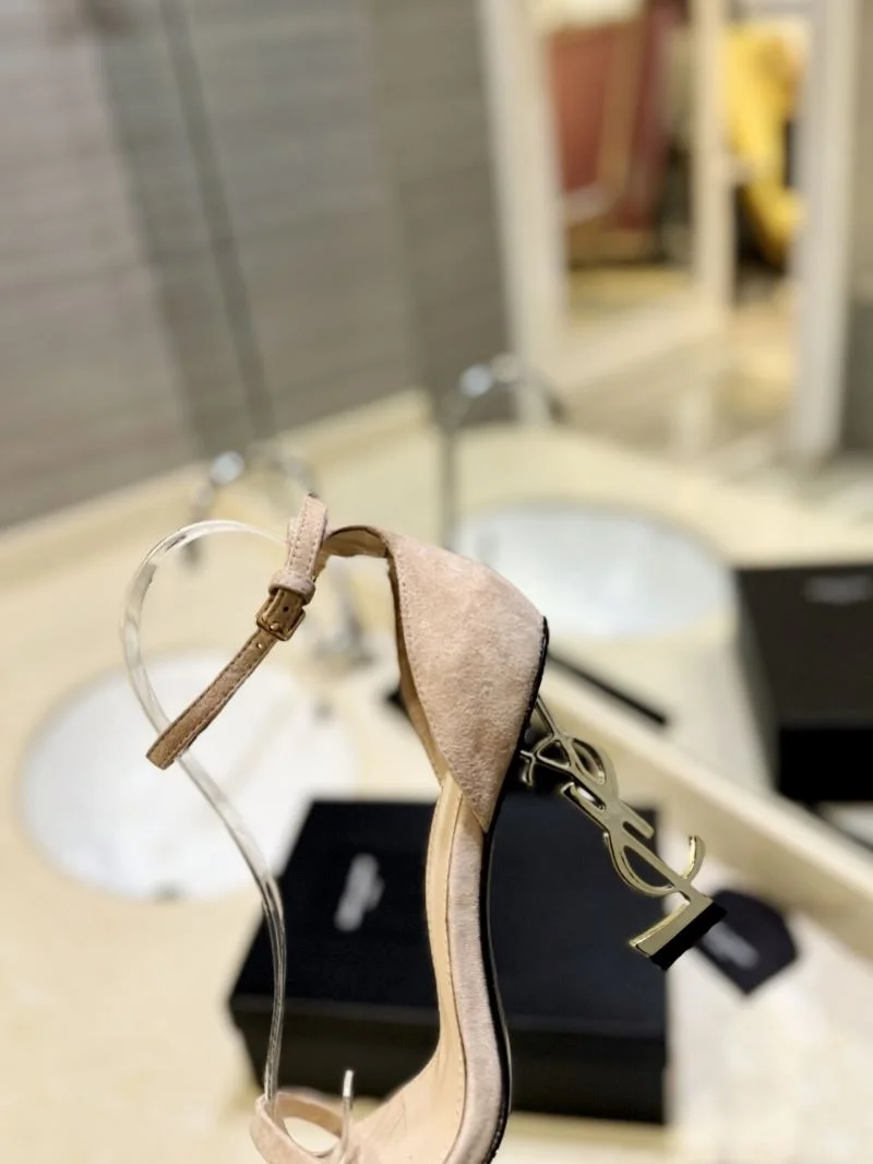 Accurate model Ysl Sandals