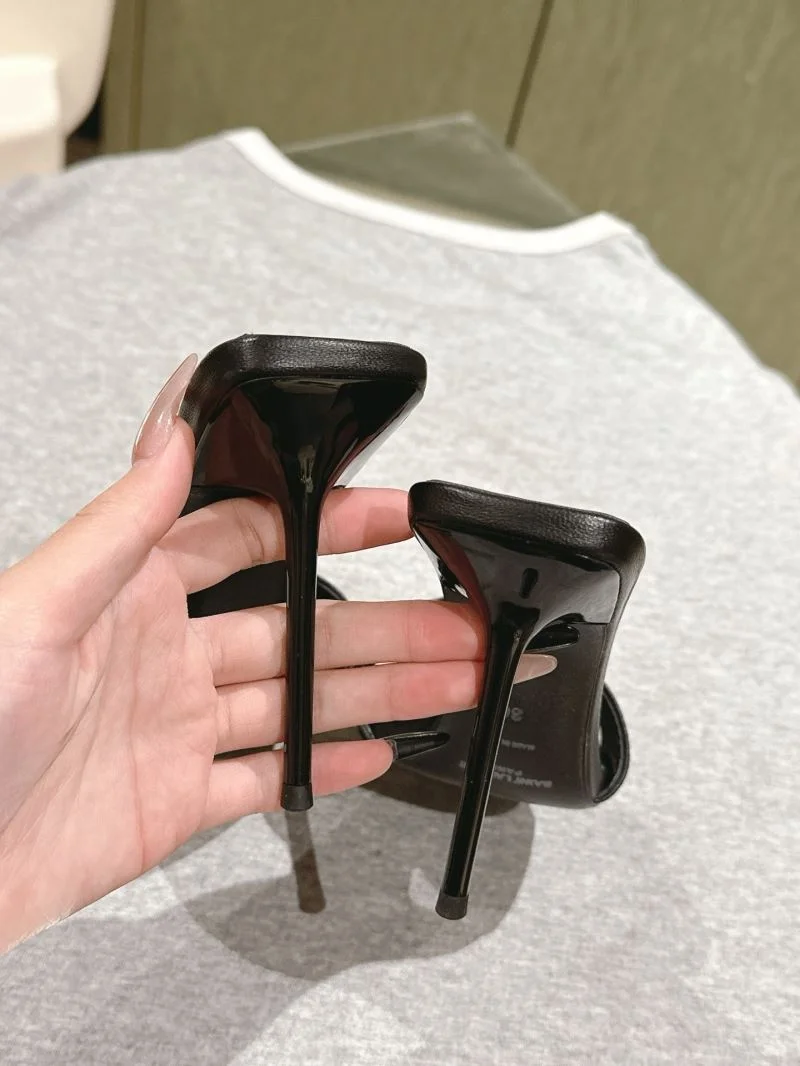 Accurate model Ysl Sandals