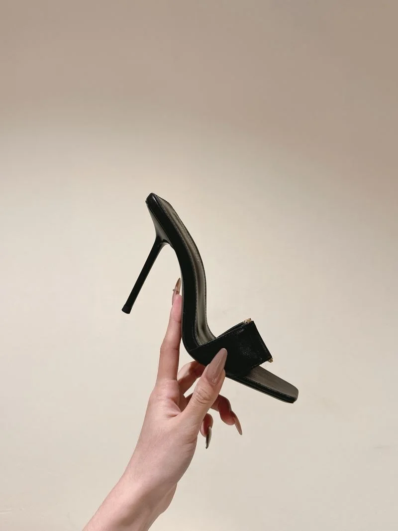 Accurate model Ysl Sandals