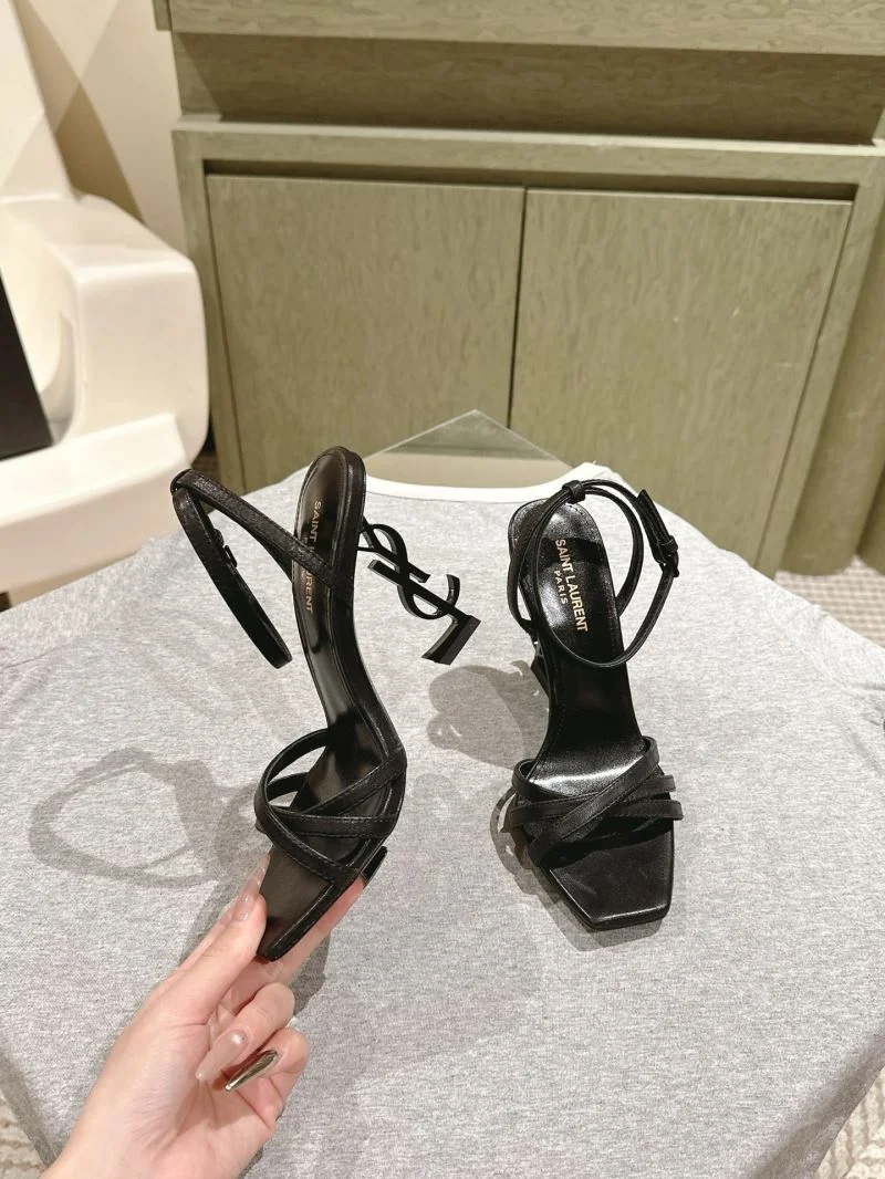 Accurate model Ysl Sandals