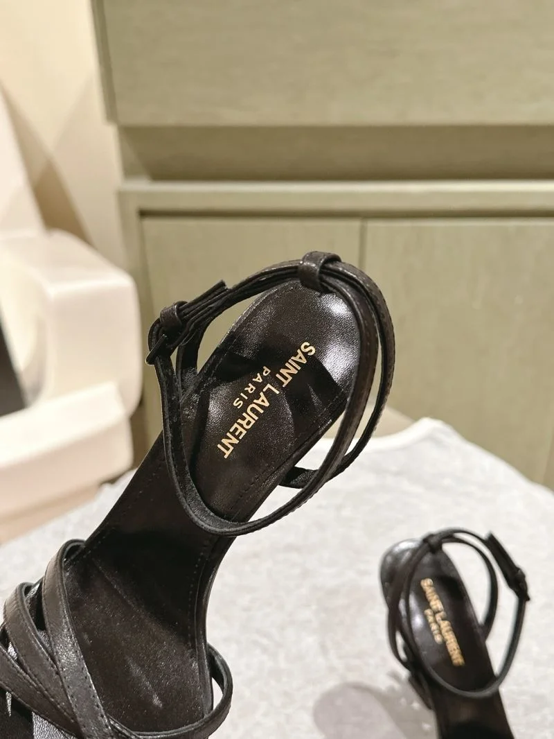 Accurate model Ysl Sandals
