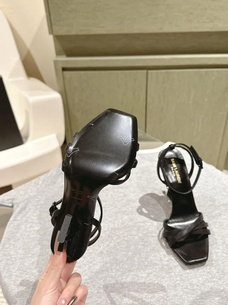 Accurate model Ysl Sandals