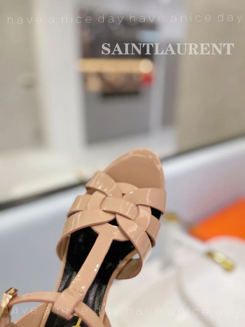 Top mirror Ysl Sandals