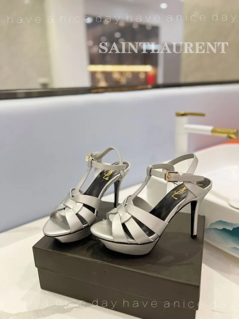 Accurate model Ysl Sandals