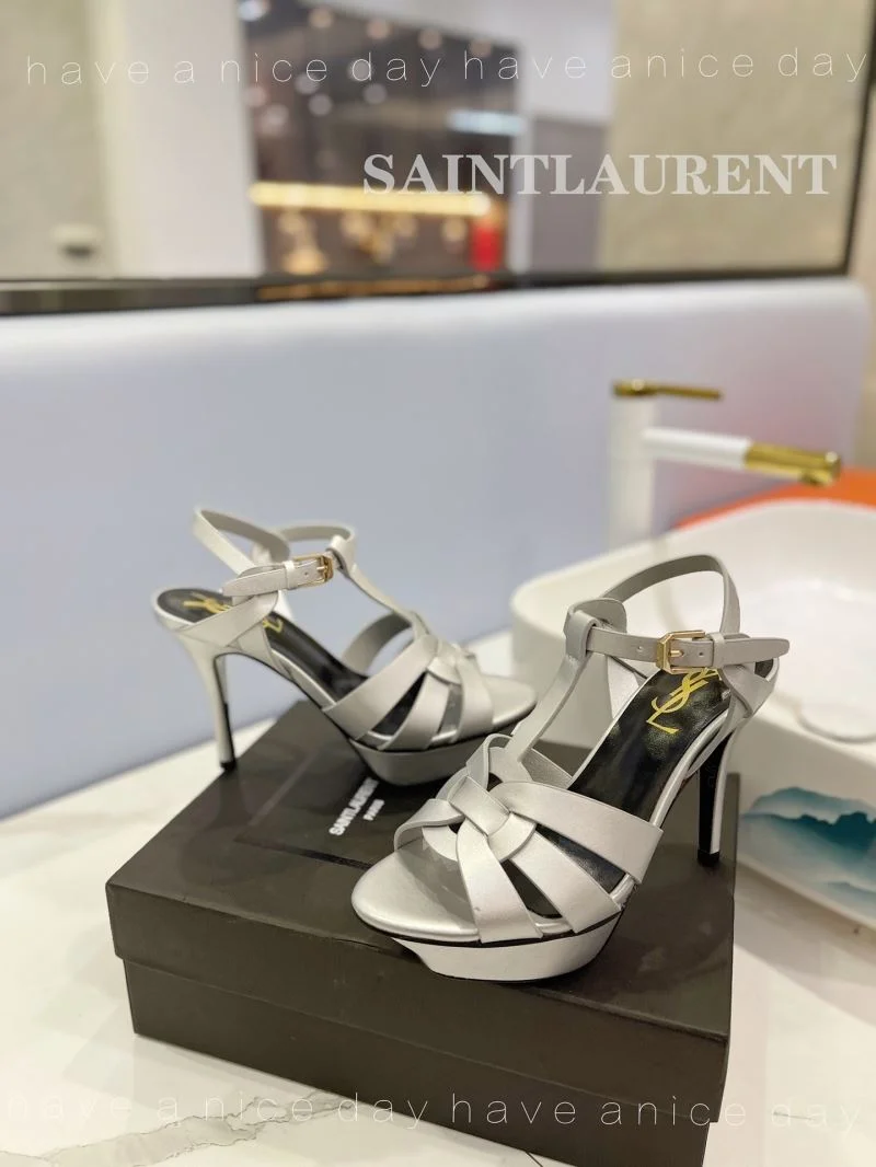Accurate model Ysl Sandals
