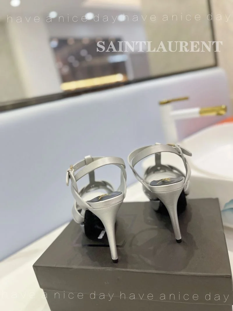 Accurate model Ysl Sandals