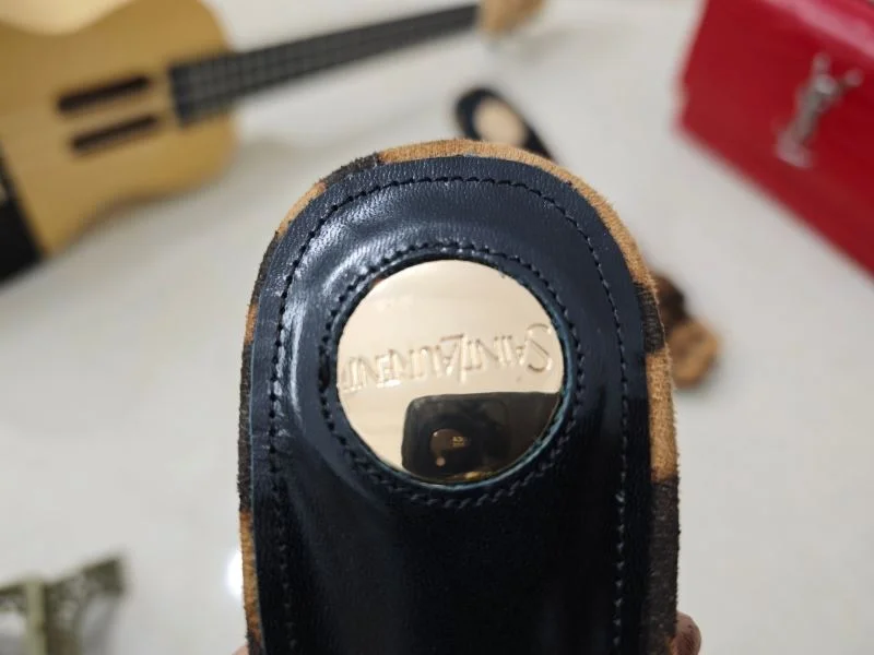 Accurate model Ysl Sandals