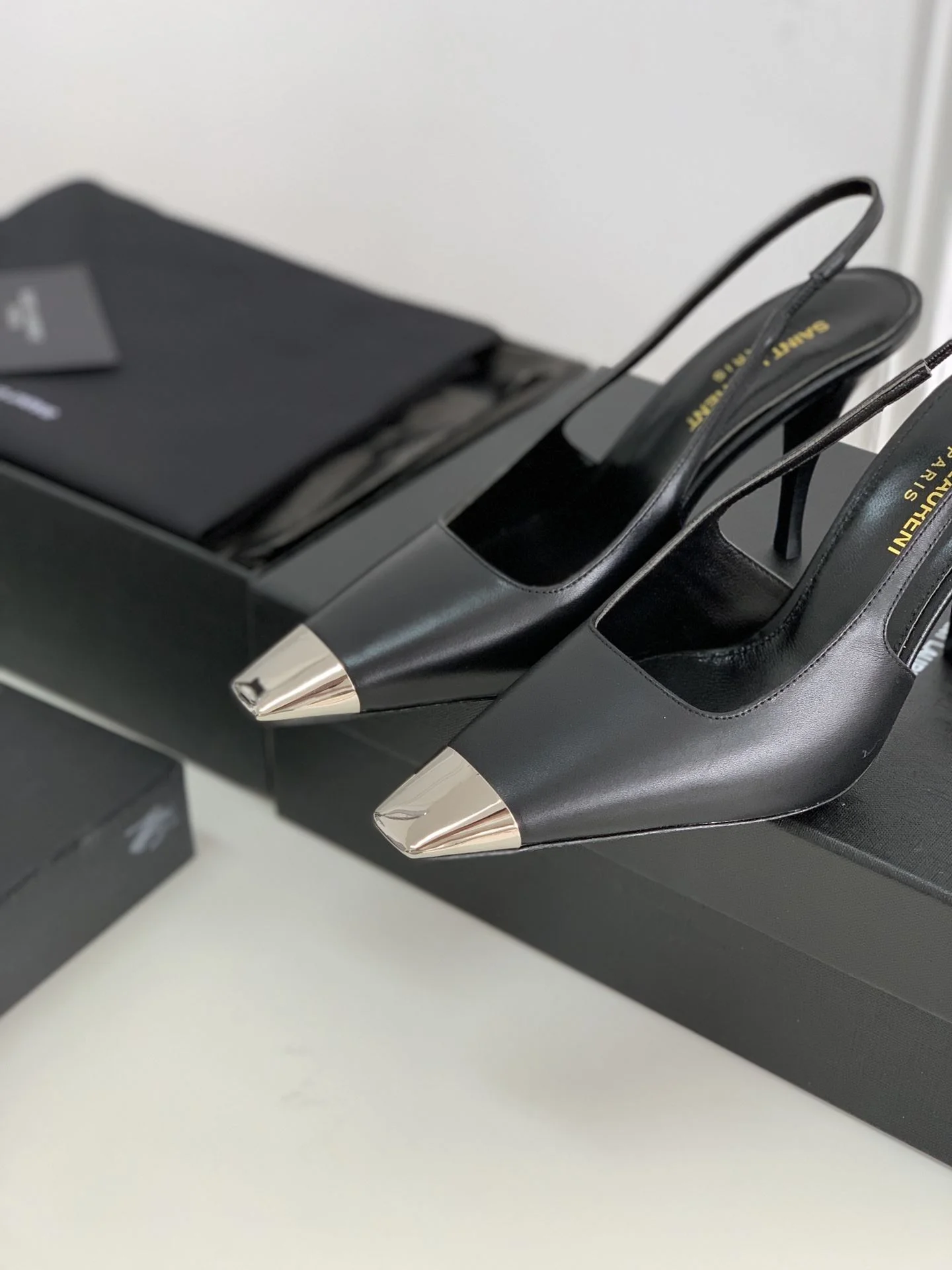 Top mirror Ysl Sandals