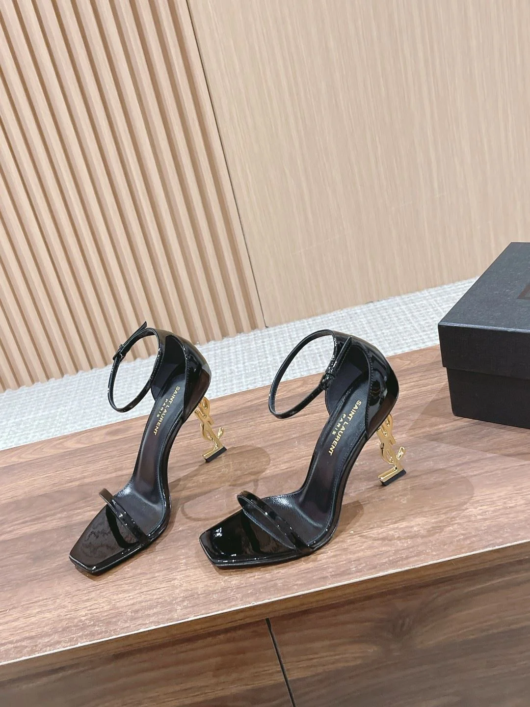 Precise copy Ysl Sandals