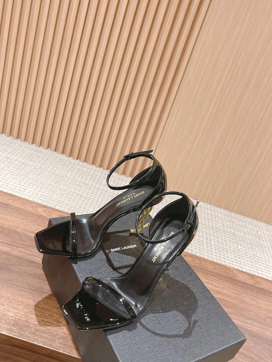 Precise copy Ysl Sandals