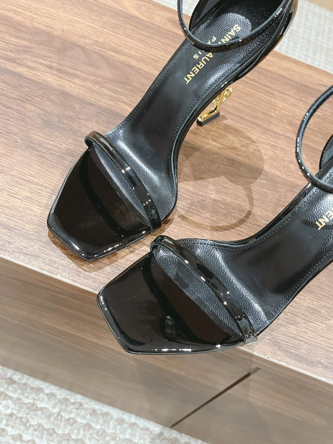 Precise copy Ysl Sandals
