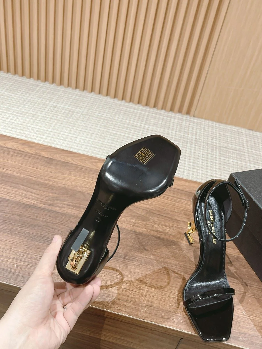 Precise copy Ysl Sandals