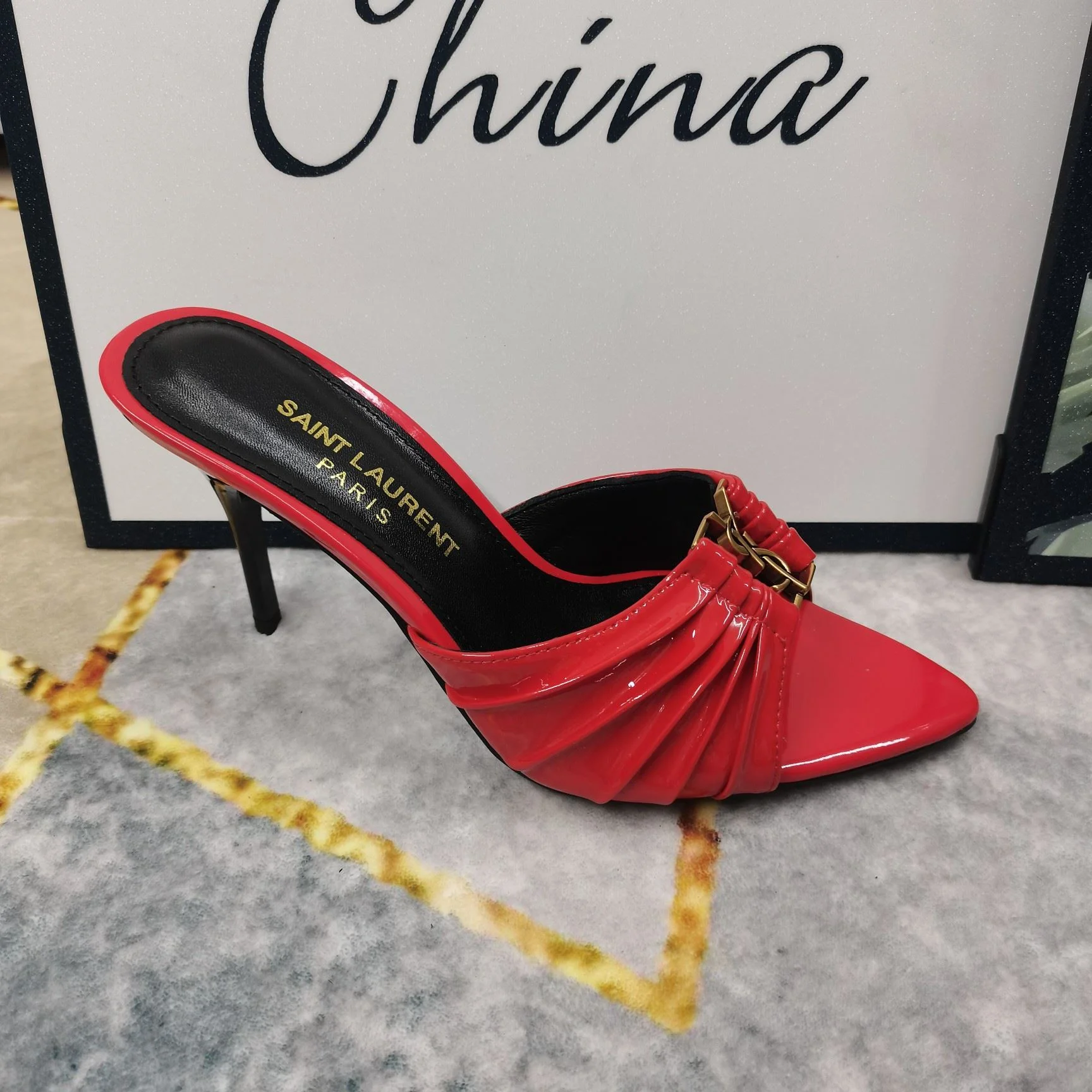1:1 copy Ysl Sandals