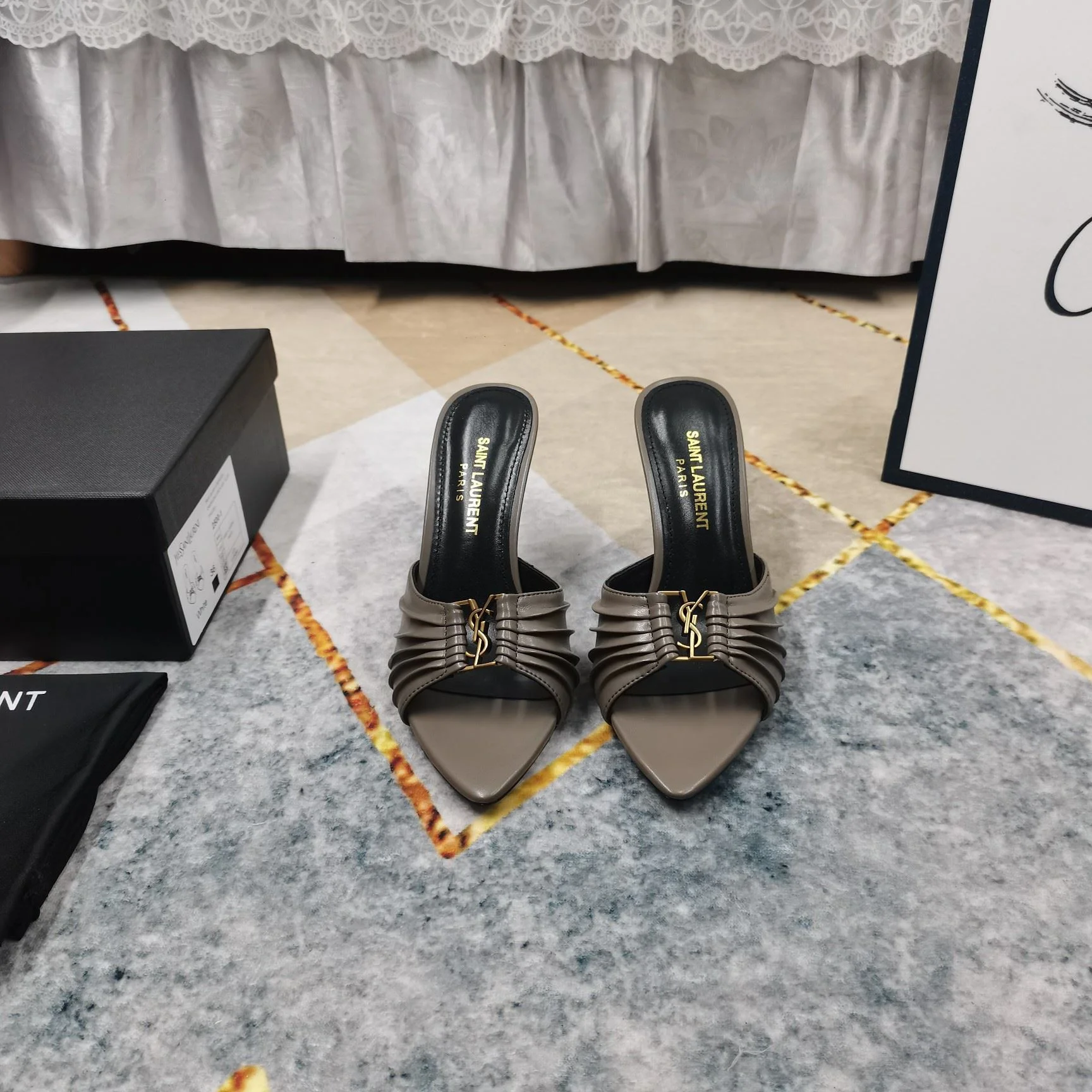 Top match Ysl Sandals