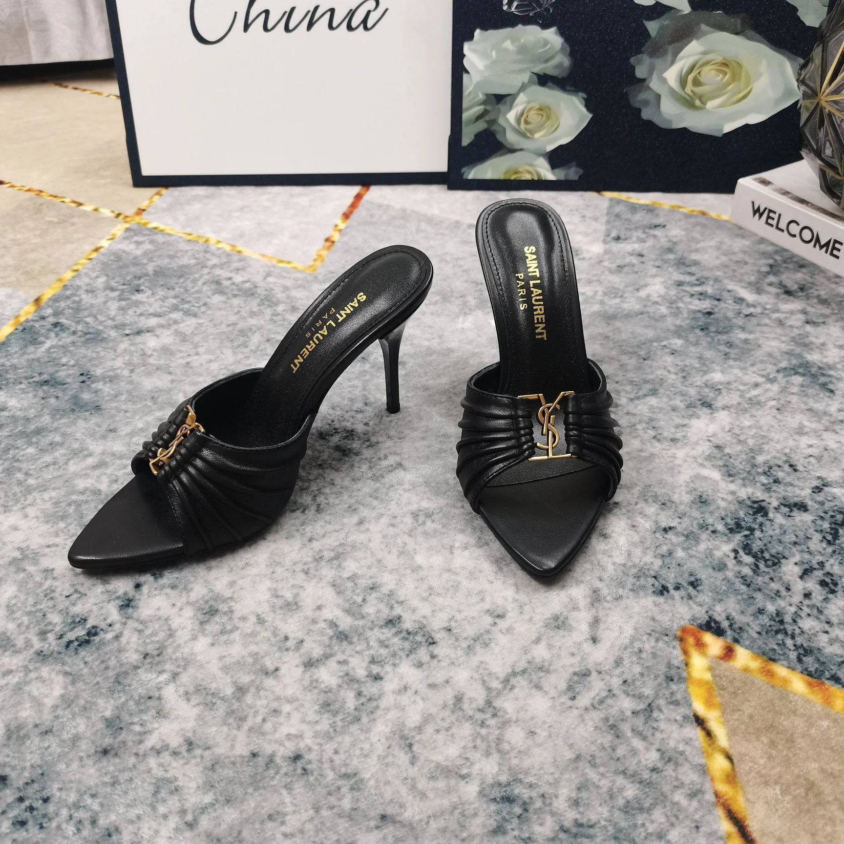 Accurate model Ysl Sandals