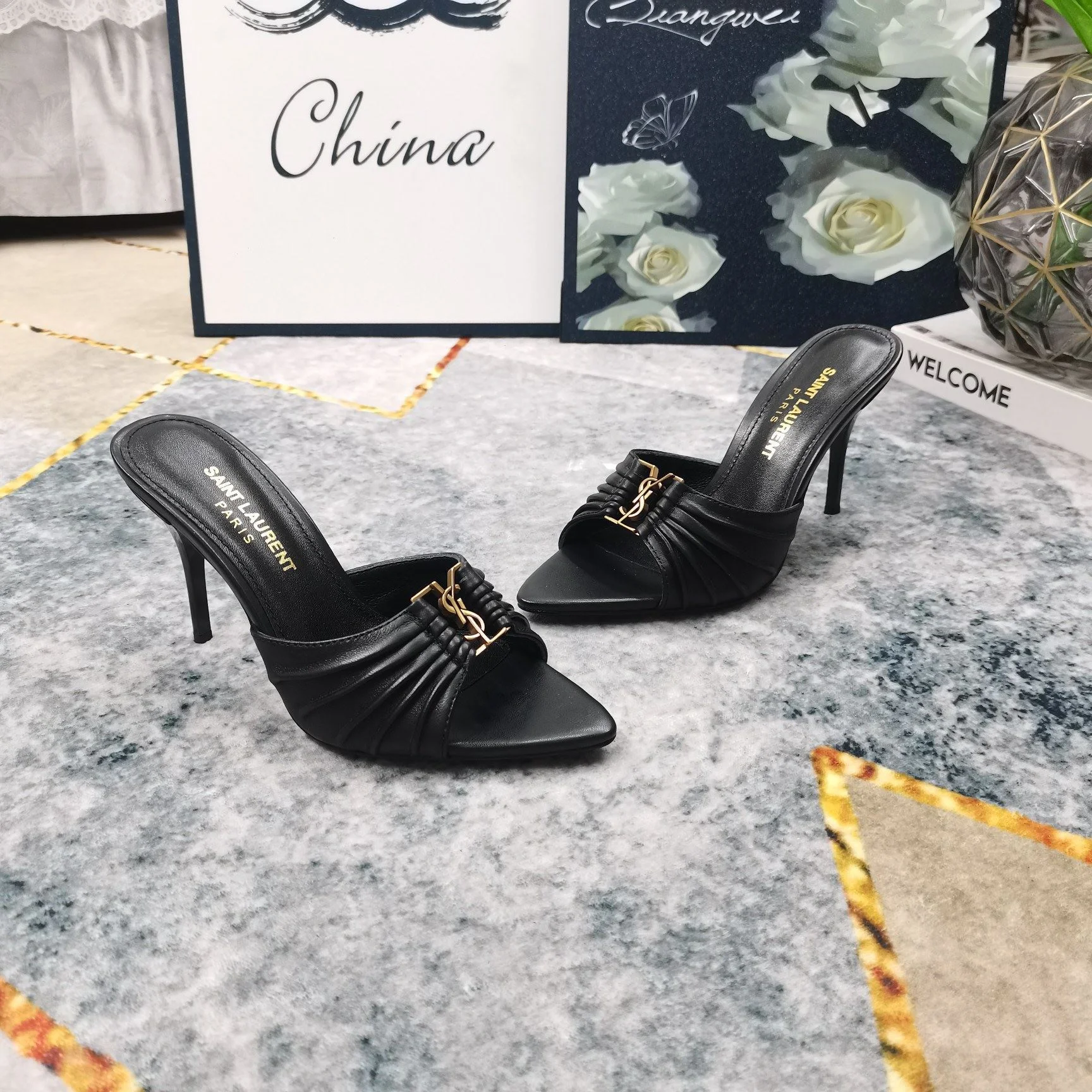Accurate model Ysl Sandals