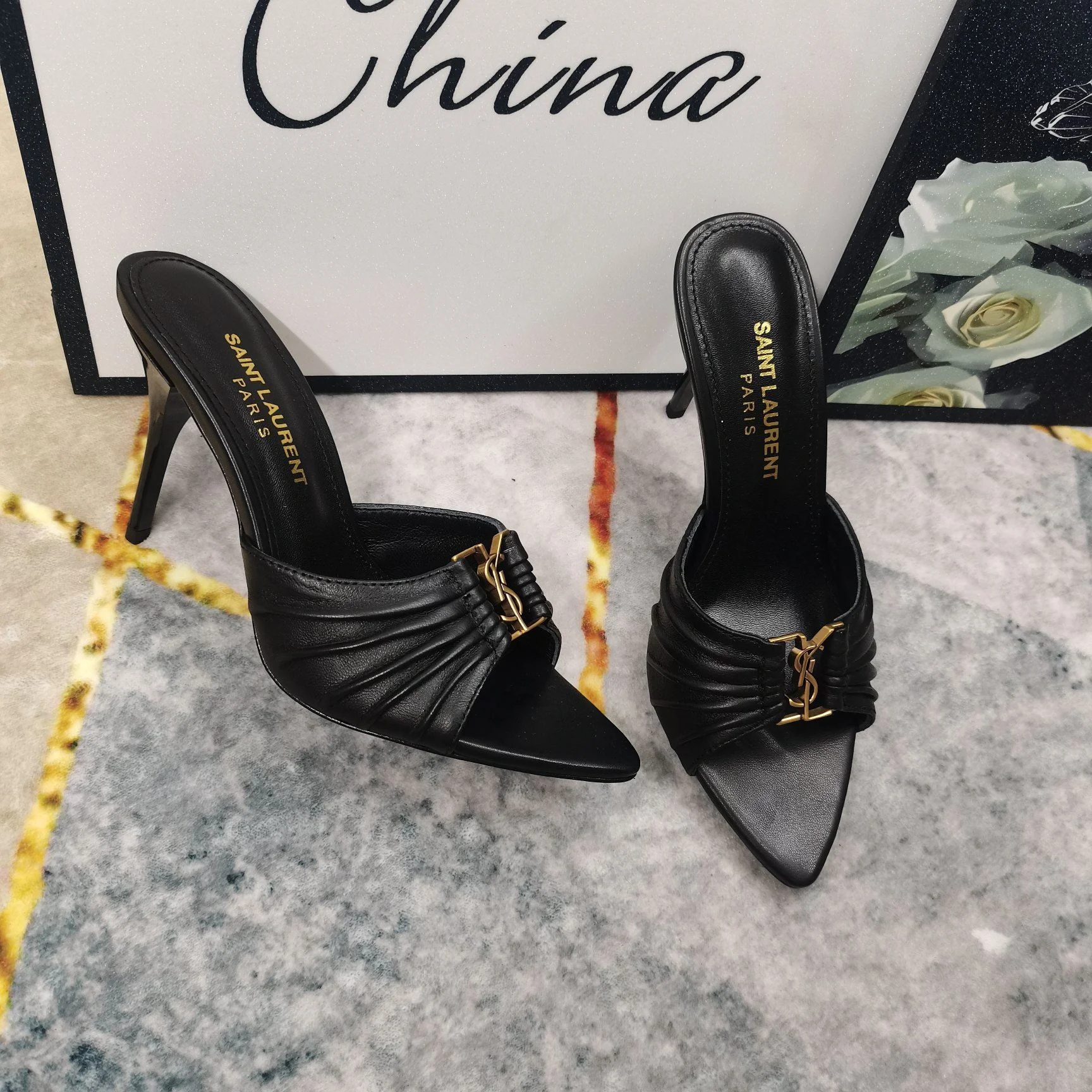 Accurate model Ysl Sandals