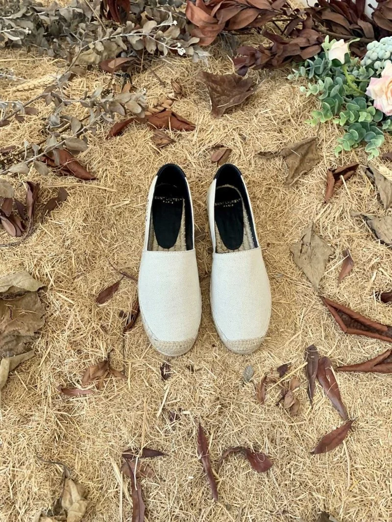 Value-priced Ysl Shoes