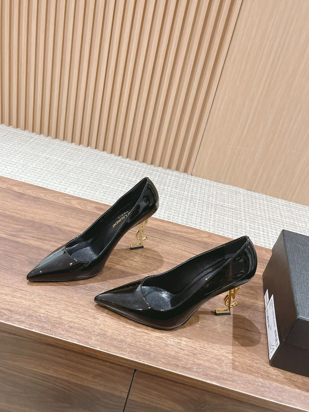 Accurate model Ysl Shoes