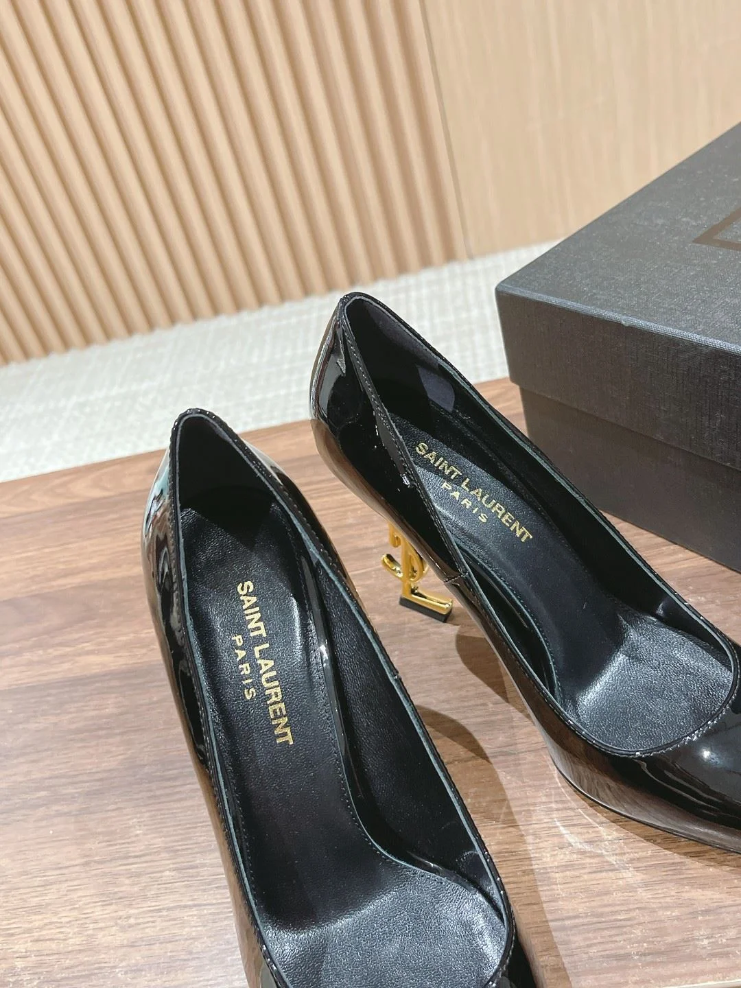 Accurate model Ysl Shoes