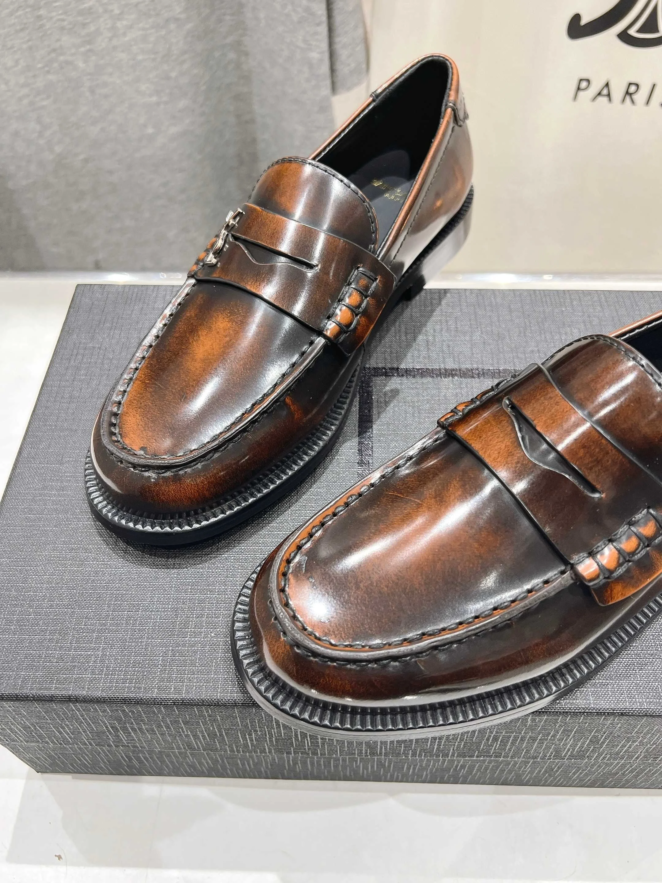 Value-priced Ysl Shoes