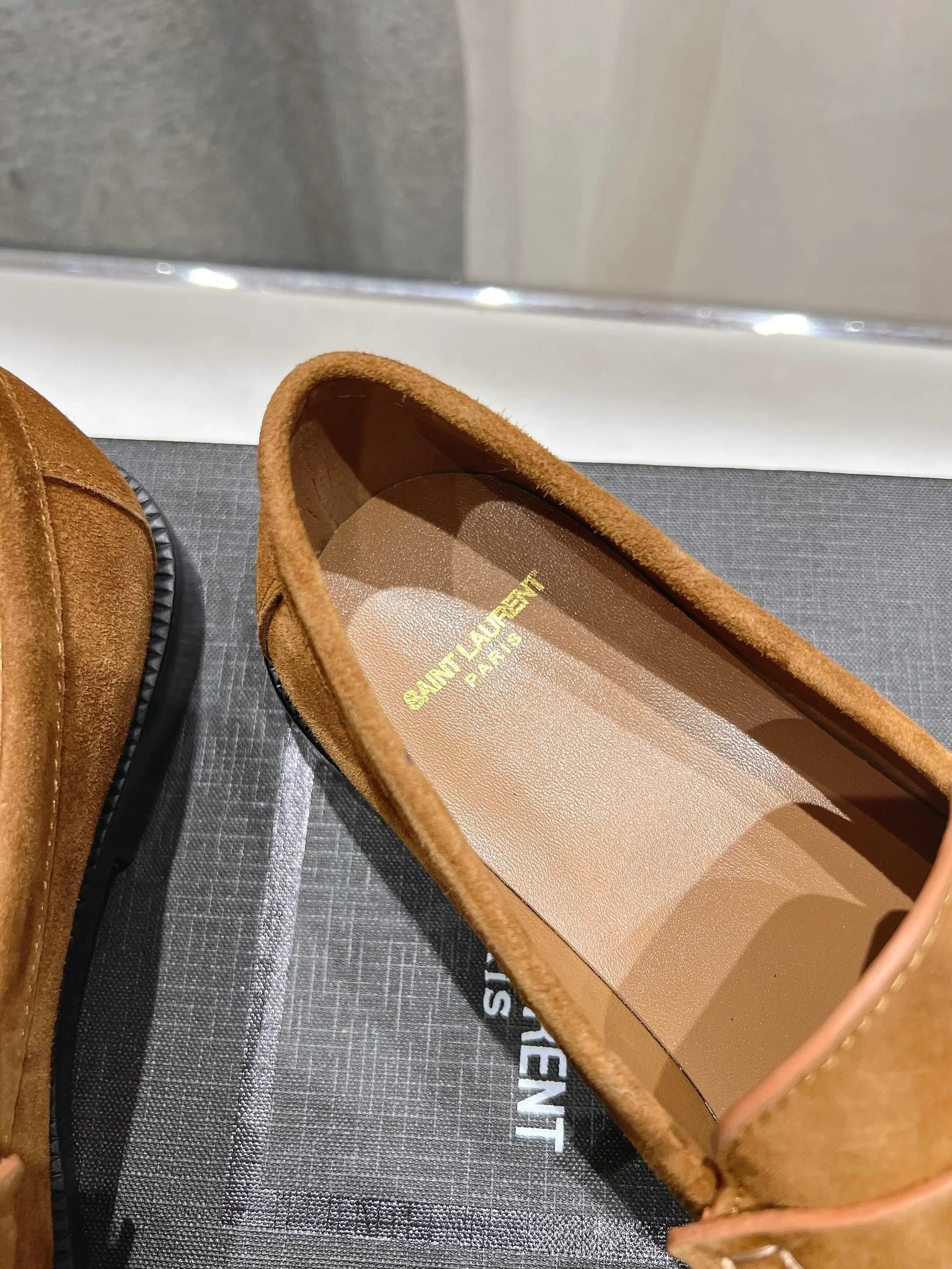 Brand-authenticated Ysl Shoes